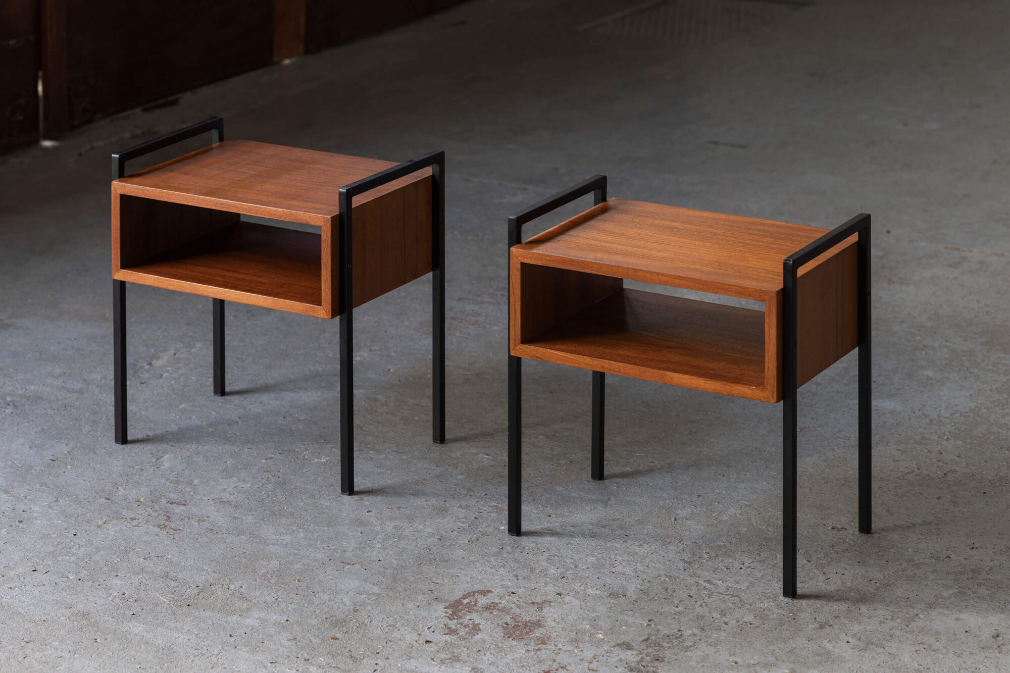 Set of 2 teak Night stands by Kuperus Almelo - Meteor Gallery